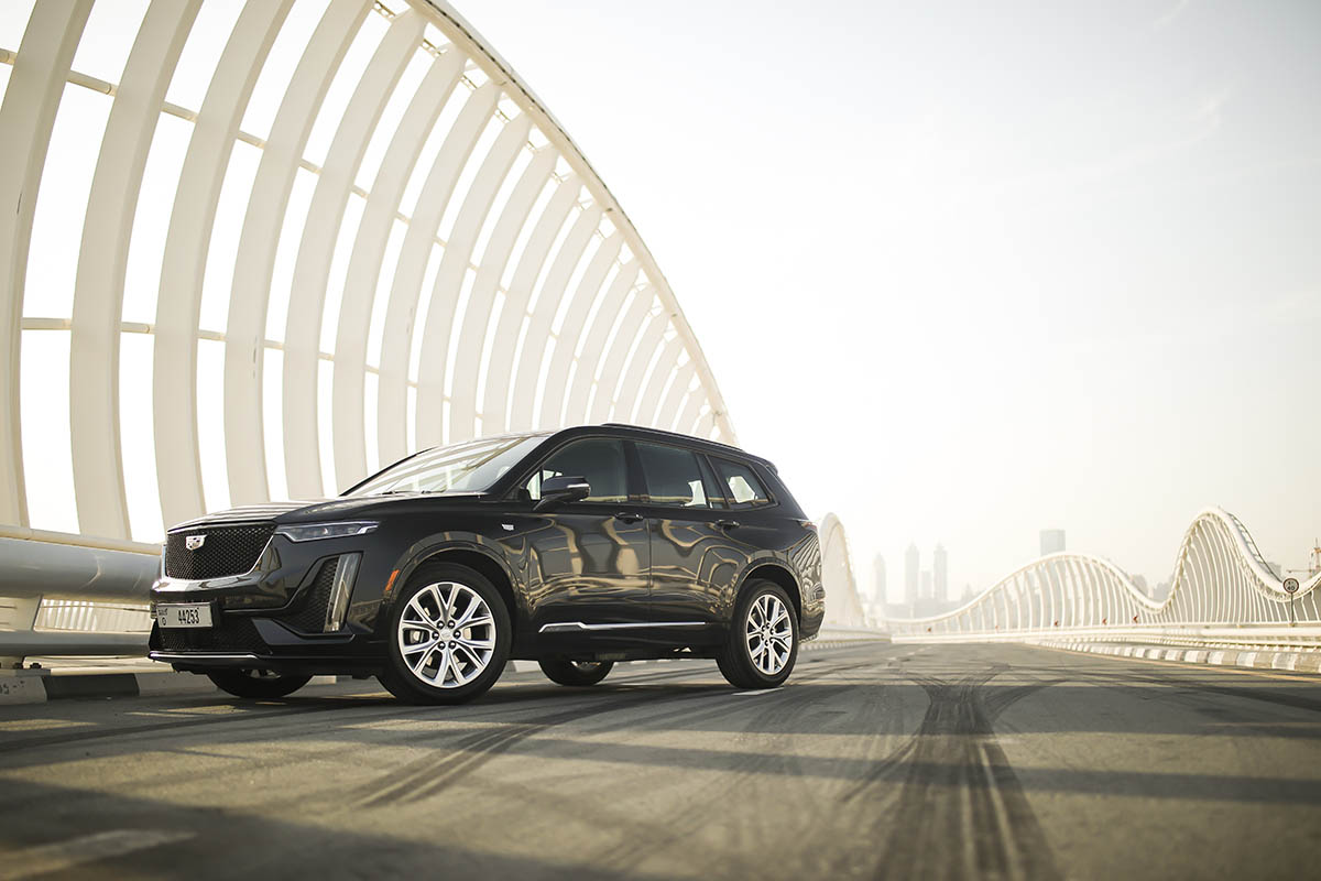 StriveME - كاديلاك XT6: سيارة رجال الاعمال، عائلية وفخمة